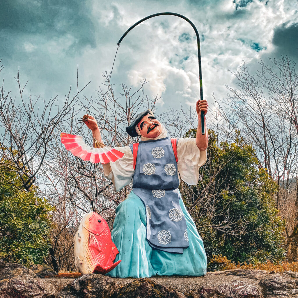 【珍スポット】TENGU -巨大天狗の遊具!?四万十川源流点の駅「布施ヶ坂」【高知県】